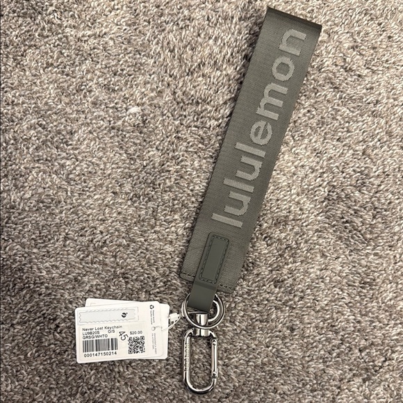 lululemon athletica | Accessories | Nwt Lululemon Never Lost Keychain ...